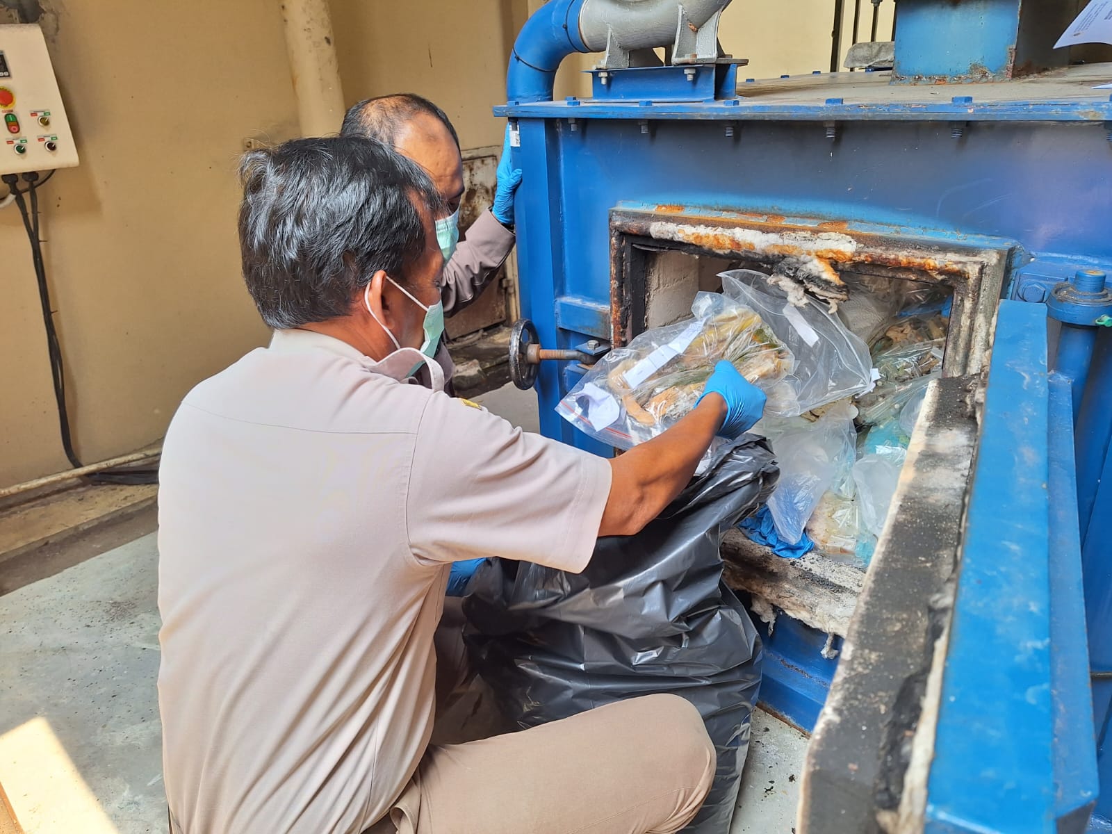 Cegah Kontaminasi OPTK, Karantina Uji Standar Lakukan Pemusnahan Arsip ...